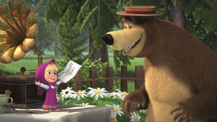 Máša a medveď mieri do kín vo filme. Animované postavičky sa vydajú na ...