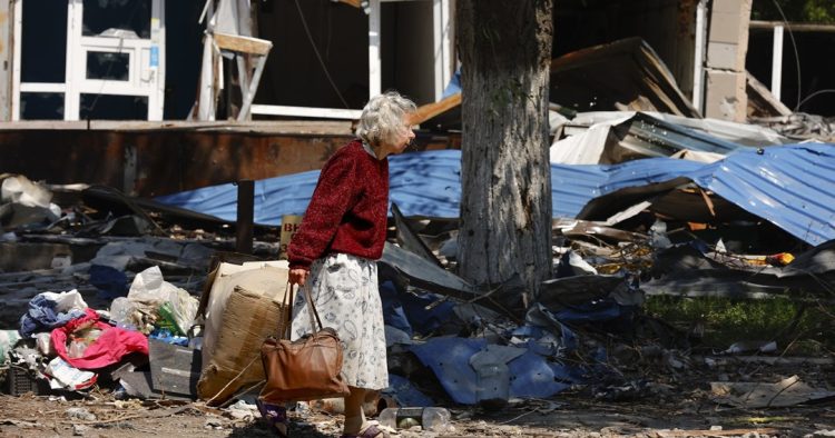 Velil náletom na Mariupoľ, dnes zahynul pri výbuchu domov: Mohlo ísť o ...