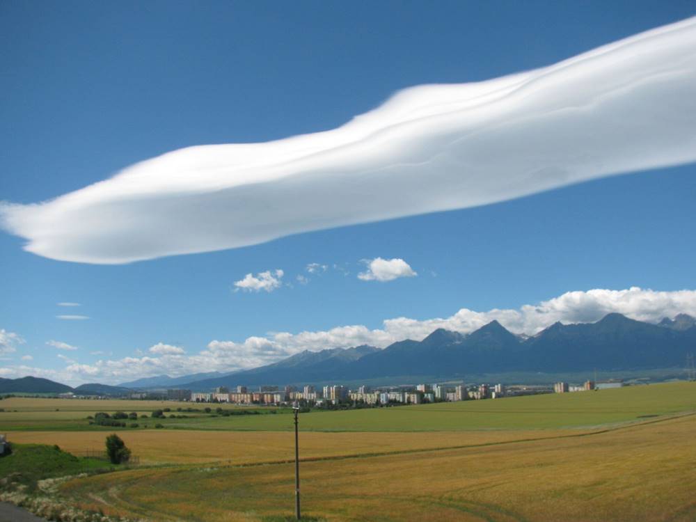 Nad Tatrami vznikol obrovský, zvláštne vyzerajúci oblak. Vytvoril sa ...