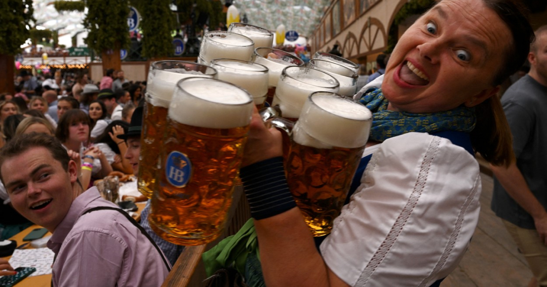 Za liter piva zaplatia návštevníci poriadnu sumu. V Nemecku sa dnes ...