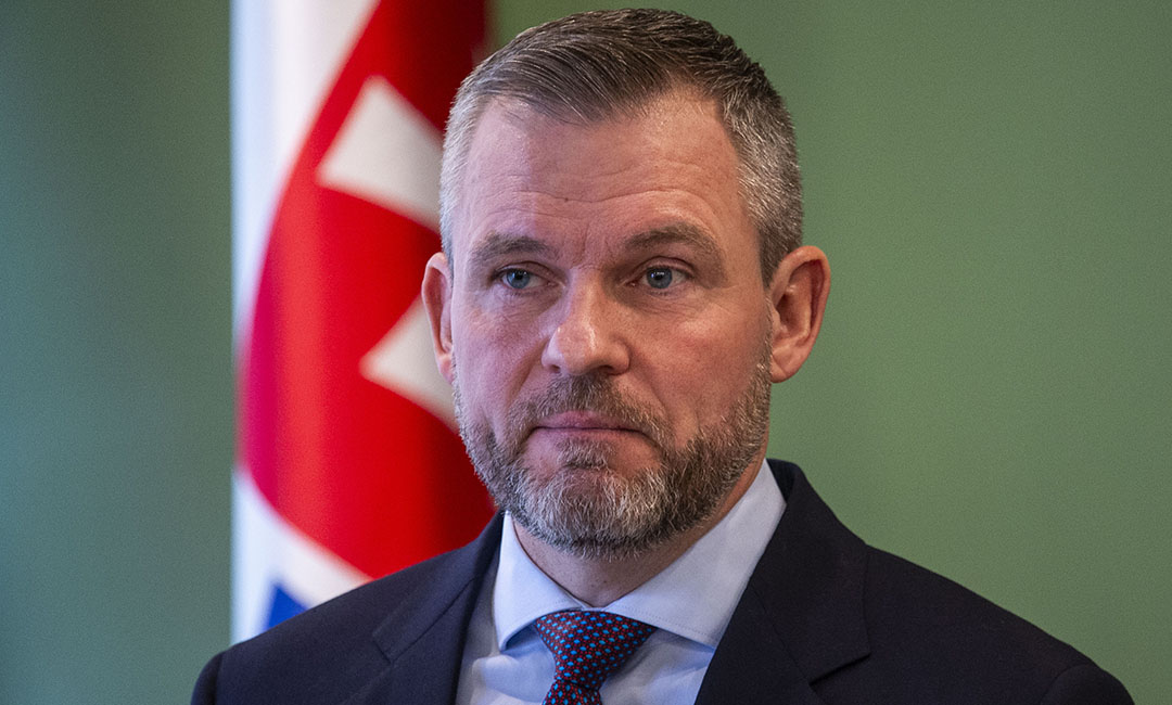 Požičal mu ho poslanec Hlasu: Peter Pellegrini letel na predvolebný míting na východ Slovenska ...