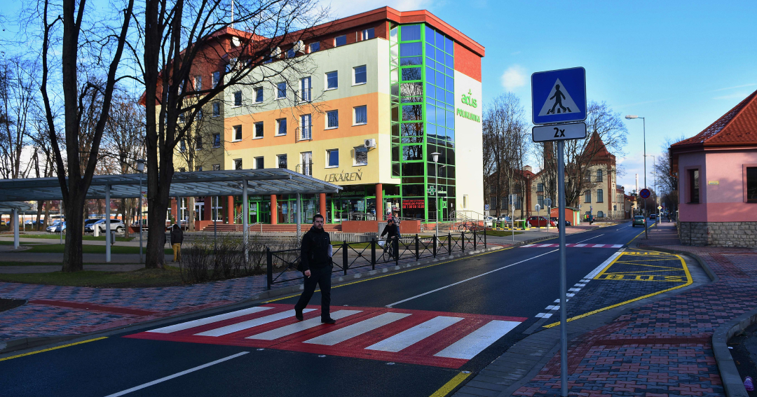 Zmeny na cestách: Začnú platiť nové pravidlá na priechodoch pre chodcov ...