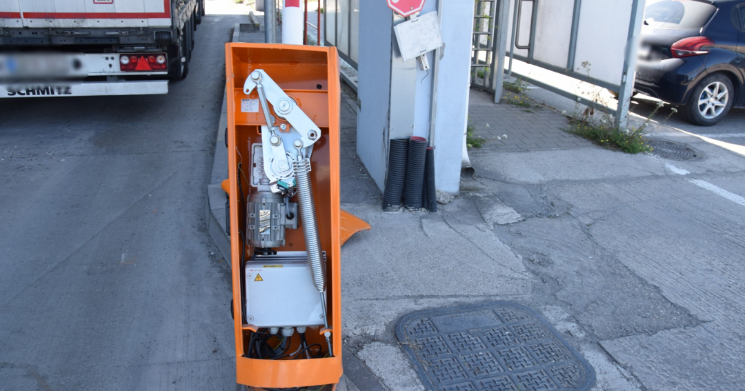 Muž s nákladným vozidlom narazil do vstupnej rampy: Namerali mu takmer ...