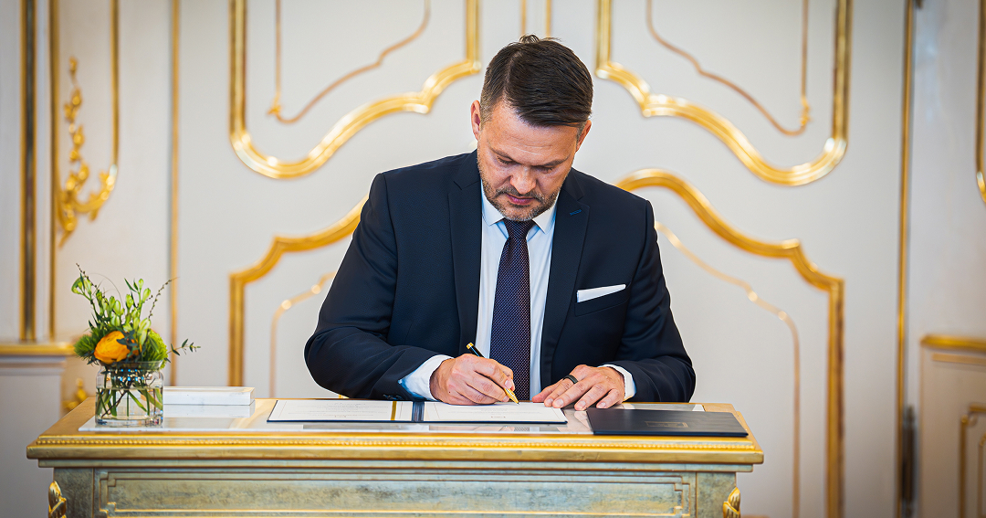 Migaľ si prevzal nové ministerstvo: Na otázky o žalúdku tajomníka ...