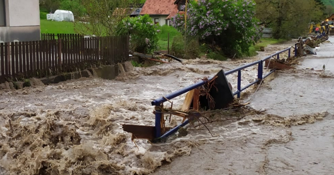 Vodná hladina je vysoko, varujú meteorológovia: V tomto okrese platí ...
