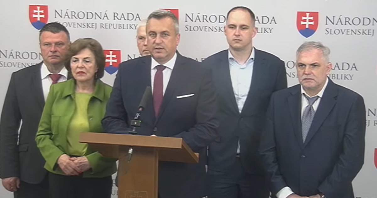 Danko na tlačovke: Odmietol zvyšovanie výdavkov na obranu a poďakoval opozícii. O novinároch ...