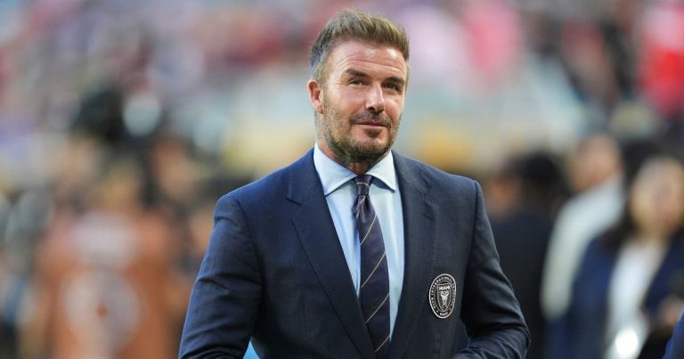 Rozhodol sa sám ostrihať a skončilo to katastrofálne. Victoria prehlásila, že takto zle David ...