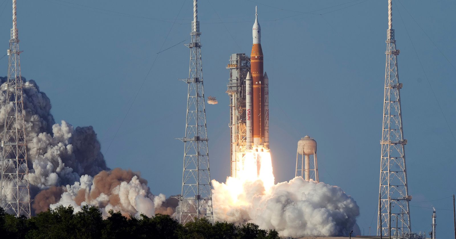 Astronauti už mieria k mesiacu. Loď Orion vykonala úspešne kľúčový ...
