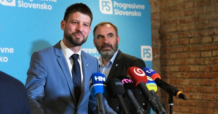 Šimečka porazil Fica aj Gröhlinga: Najdôveryhodnejší politik si však ...